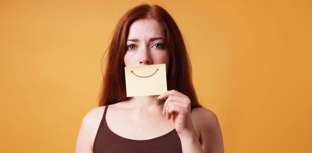 10 Revealing Signs That Someone's Kindness Is Hiding False Sincerity