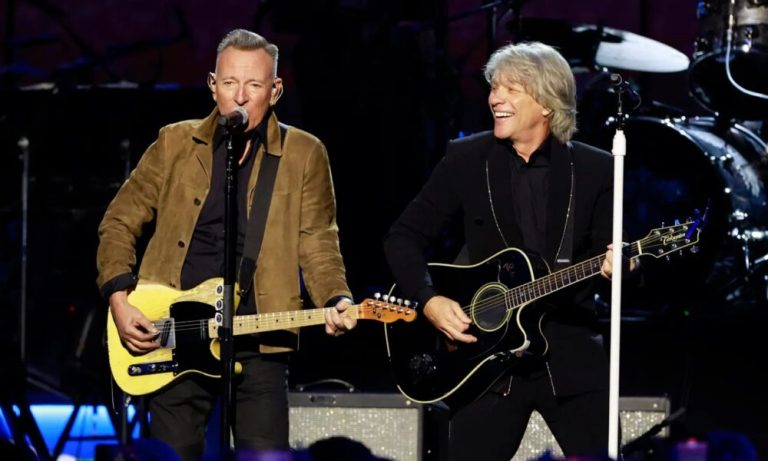Bruce Springsteen pays tribute to Bon Jovi Bruce Springsteen pays tribute to Bon Jovi