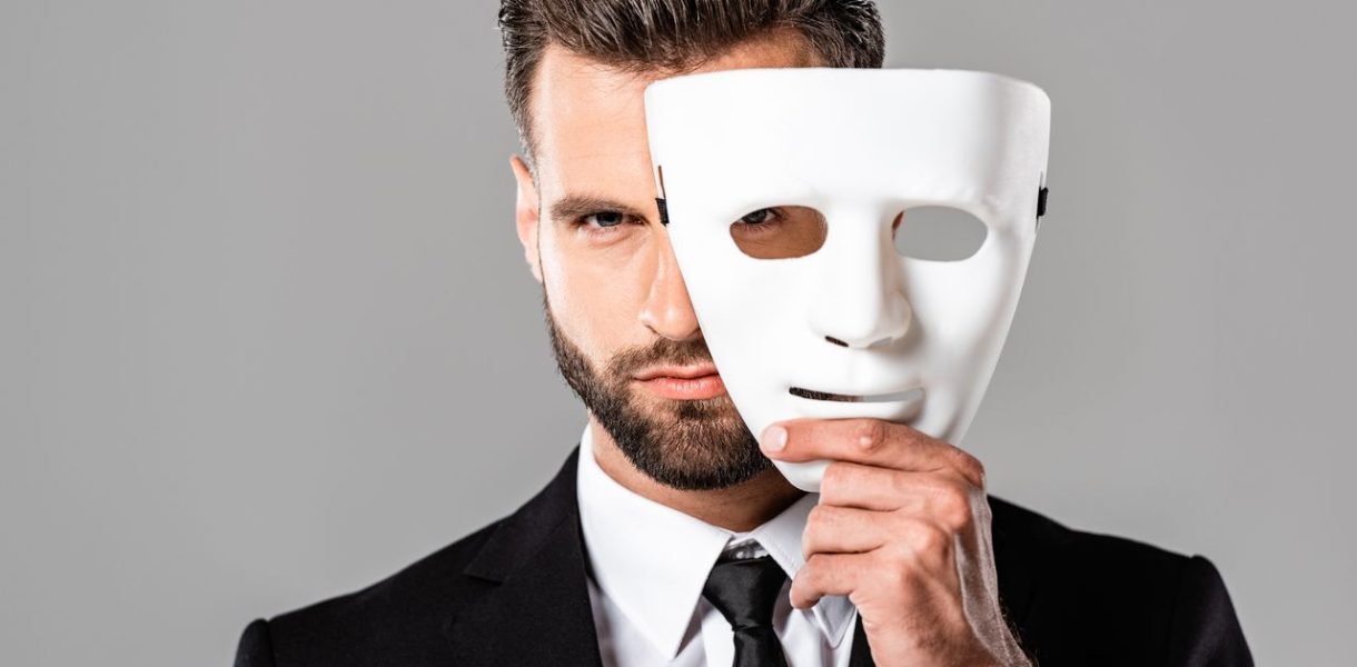 Stop Being Fooled: Here's How To Spot A Liar In Seconds