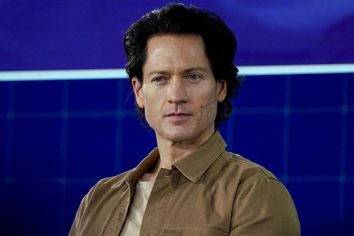 At 45, This Tech Tycoon Spends 2 Million Dollars A Year To Have The ...