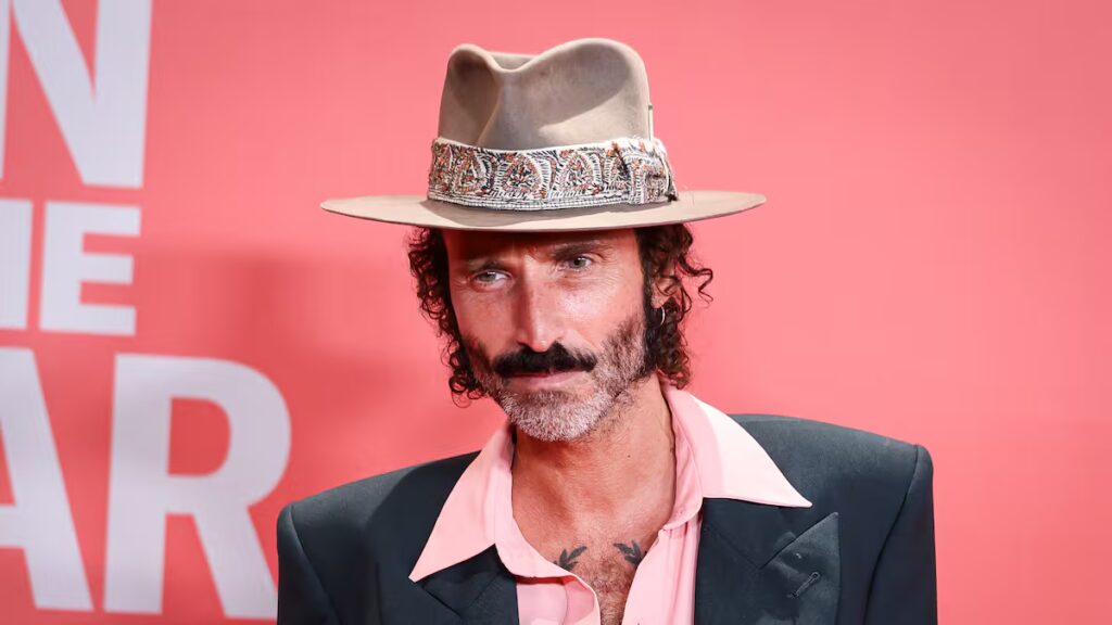 Everyone keeps talking about Leiva's "tribute of the century" to Robe ...