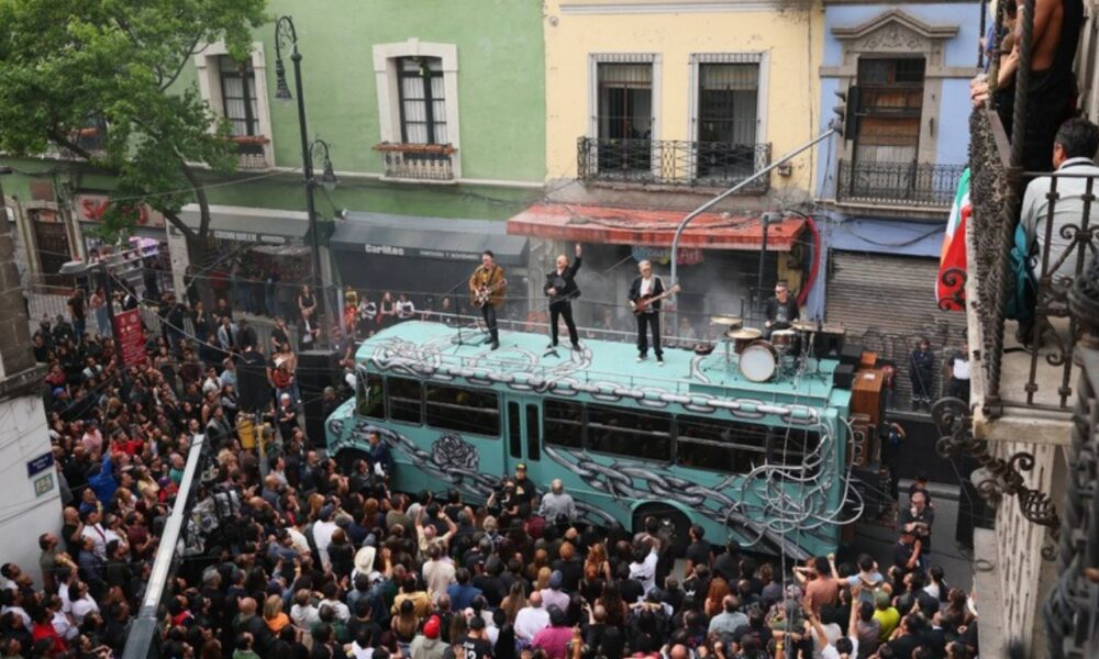 U2 shoots “Street of Dreams” video in Mexico, Larry Mullen Jr. returns